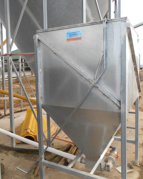 MINERAL ADDITIVE DISPENSER | FEEDMASTER